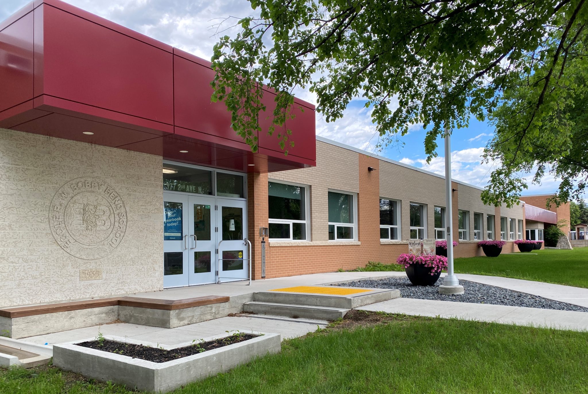 Contact Us | École R.W. Bobby Bend School